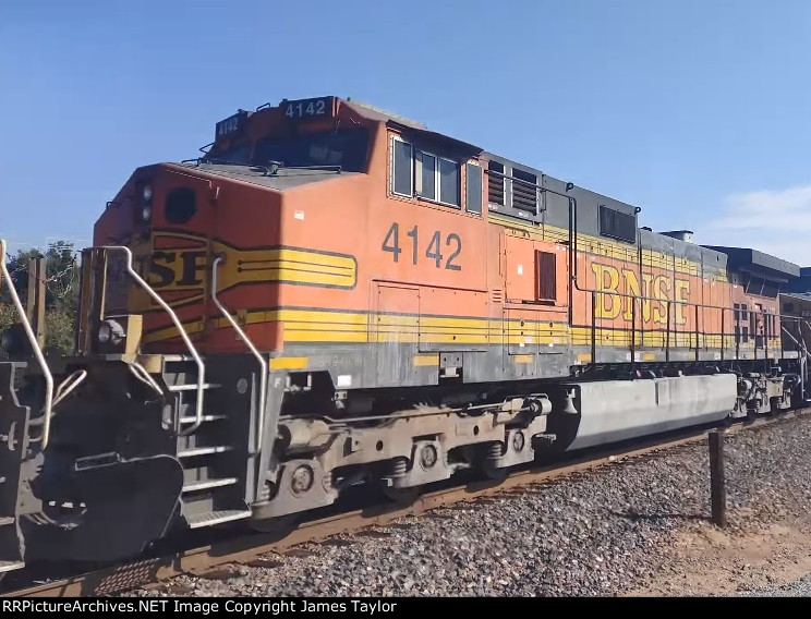 BNSF 4142